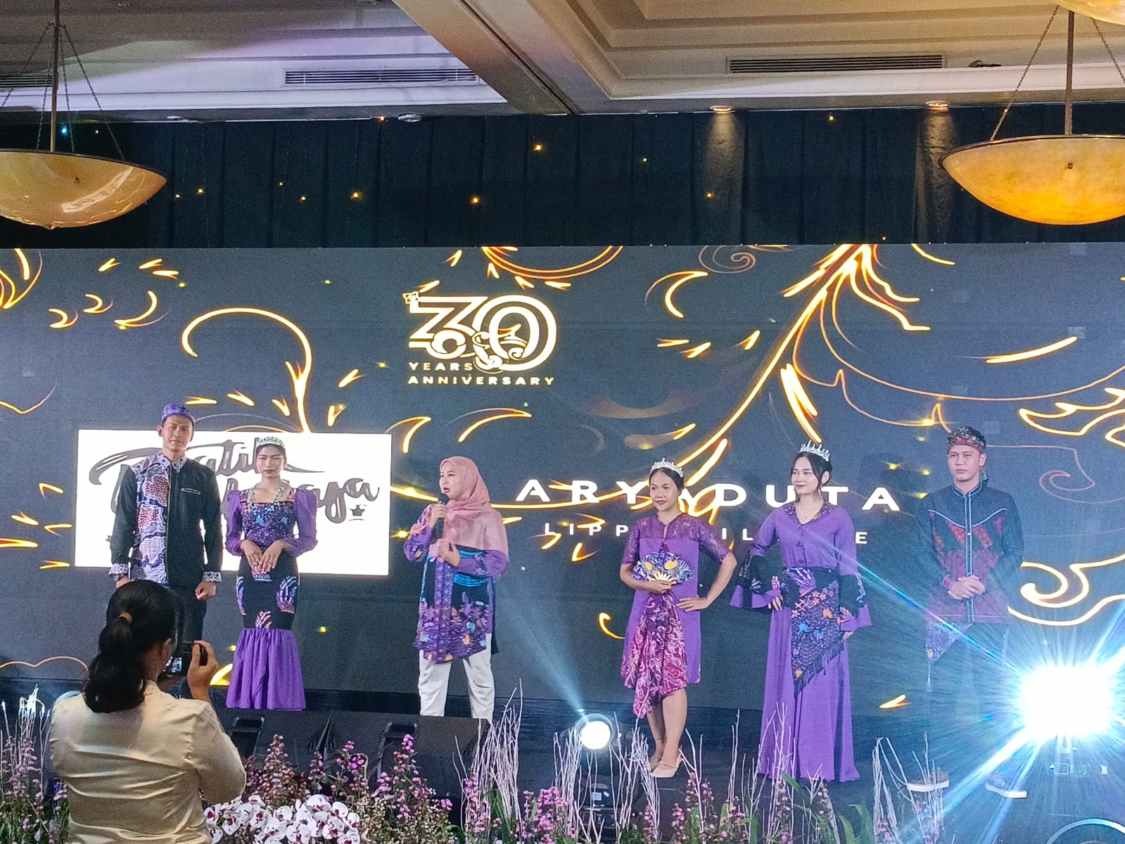 Harmoni Batik Gala Night: Perayaan 30 Tahun ARYADUTA Lippo